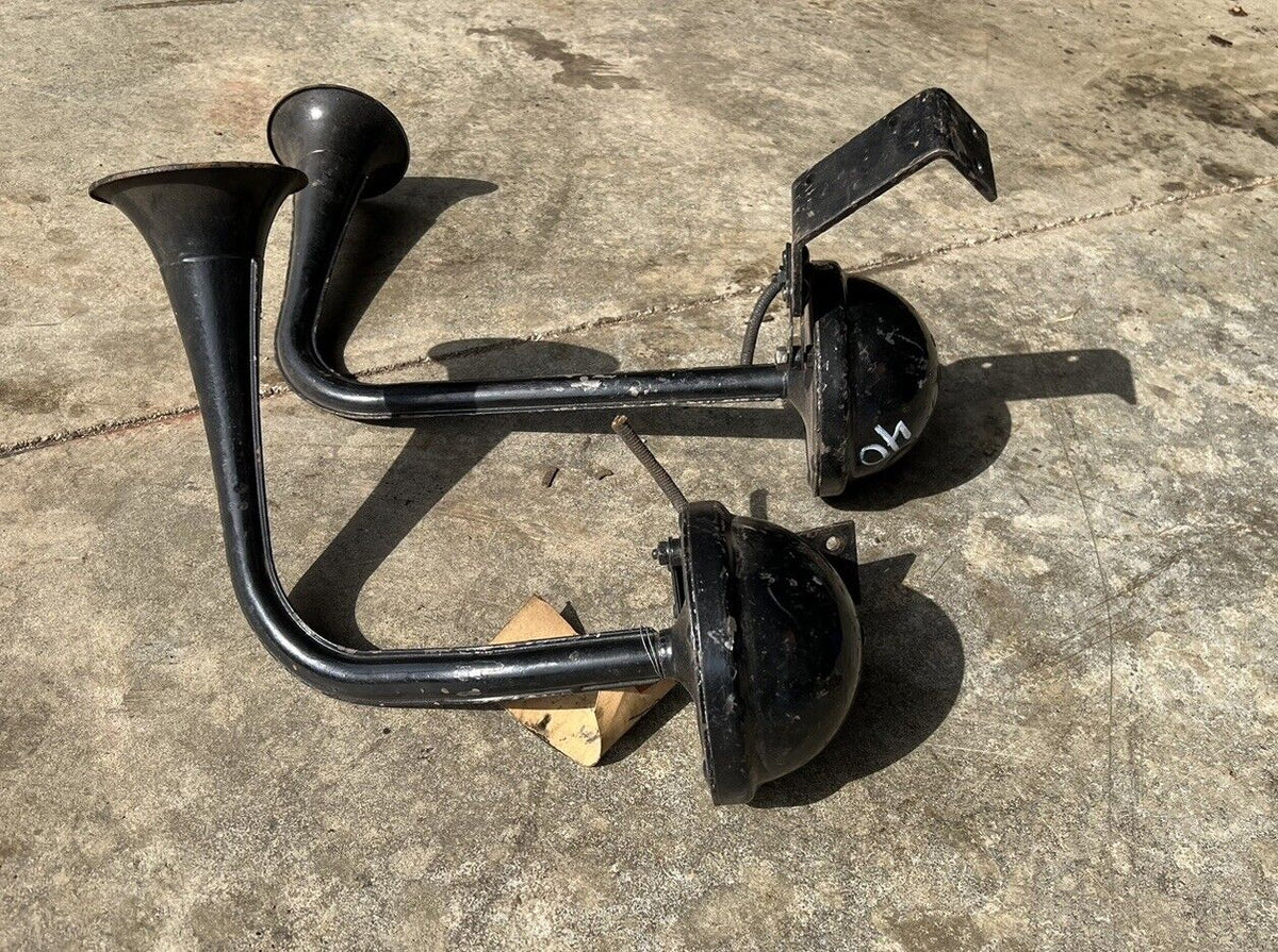 Vintage Dual Trumpet Horns Original ~ GM-Chevy-Rat Rod Mercury Lincoln ...