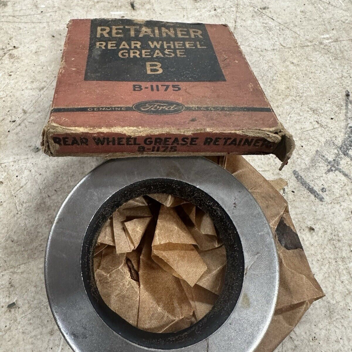 NOS rear wheel grease retainer Ford B-1175 1928-1938 Ford and commerci ...