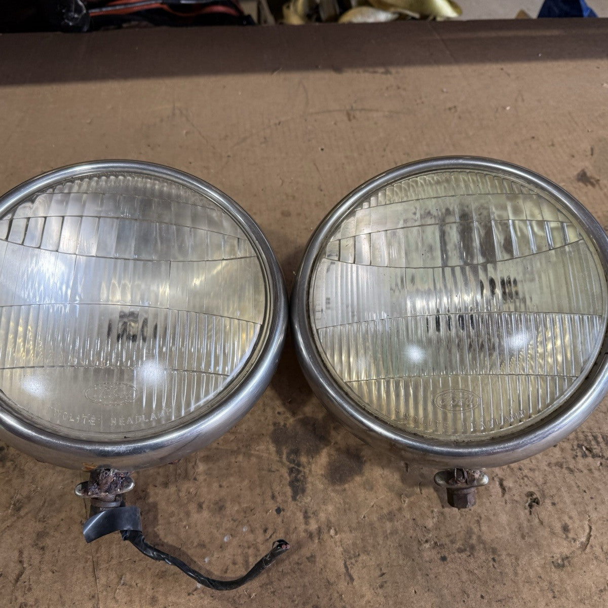Pair Of 1932 Ford Passenger Car Complete Headlights Coupe Sedan Roadst – Iron Trap Garage