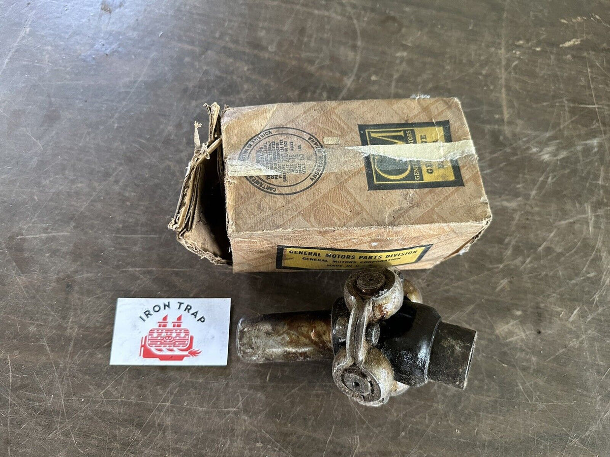 NOS 1934 - 1936 CHEVY UNIVERSAL JOINT U-JOINT U JOINT – Iron Trap Garage